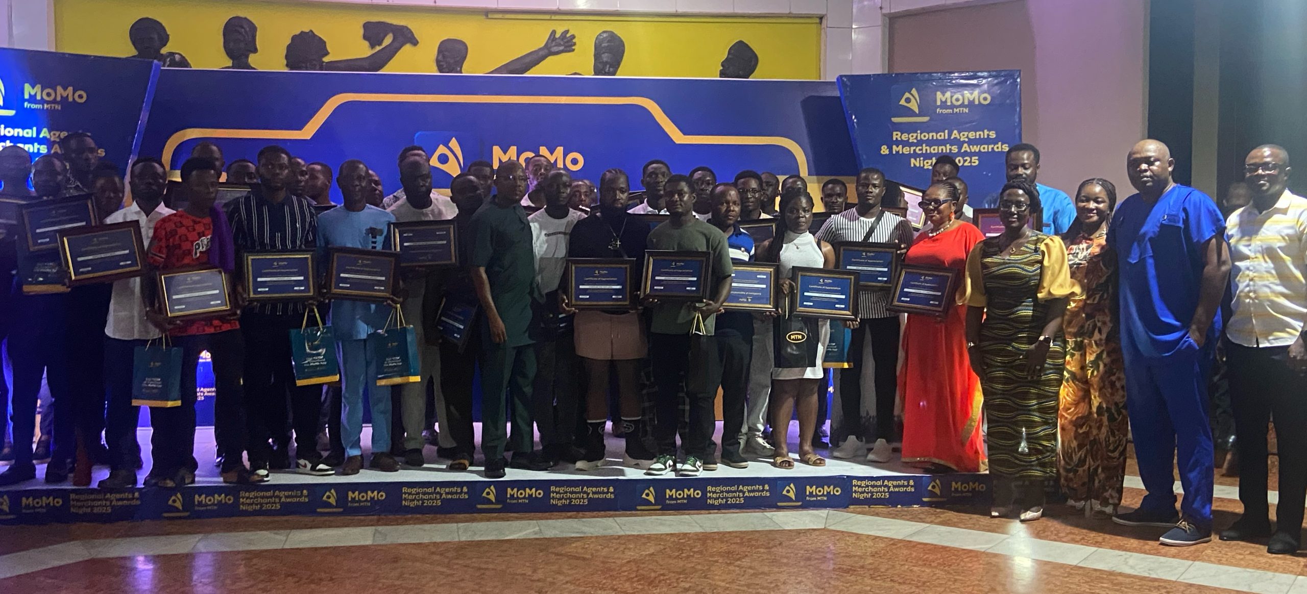 C/R: MTN Awards 50 Agents, Merchants to Appreciate their Contribution ...